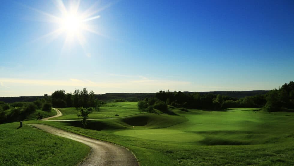 Luxury golf and fine wine-tasting at Hockley Valley Resort