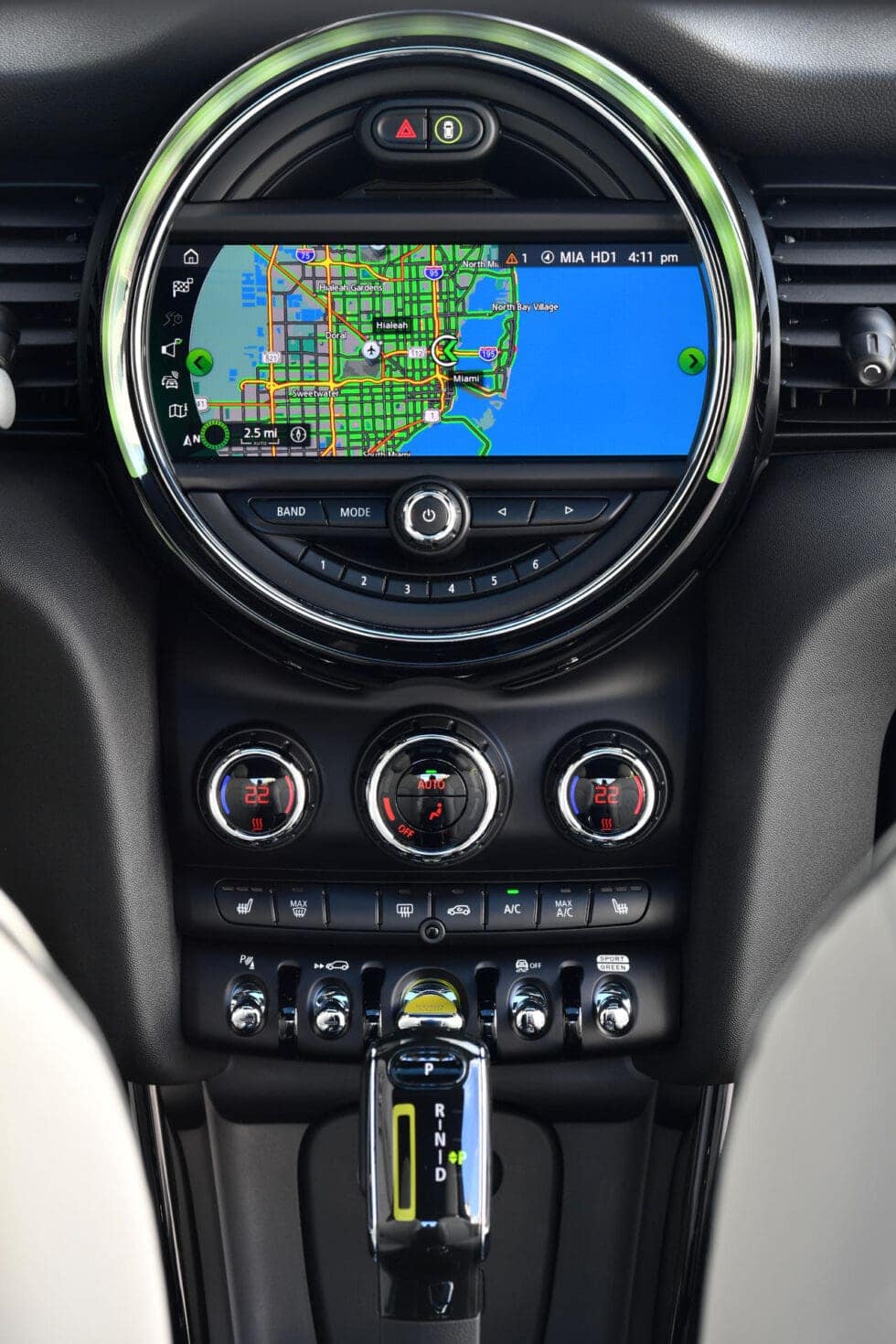 BMW Mini Cooper S Electric is a dazzling commuter